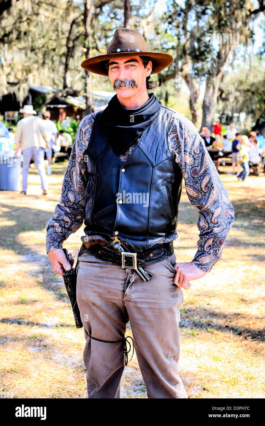 Wild West cowboy actor at a pioneer event in Florida Stock Photo - Alamy