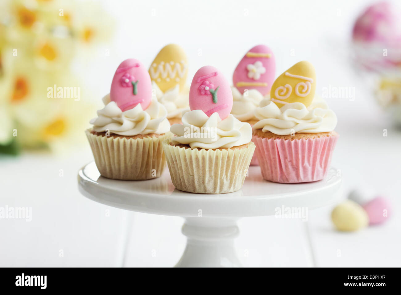 Pastel cupcakes hi-res stock photography and images - Alamy