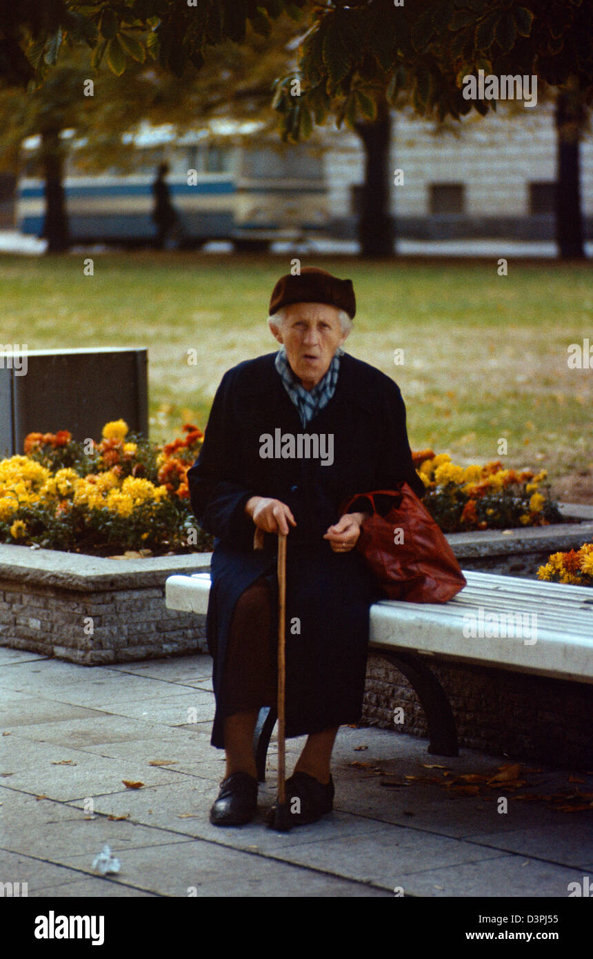 Berlin, GDR, senior citizen sitting on a park bench Stock Photo - Alamy
