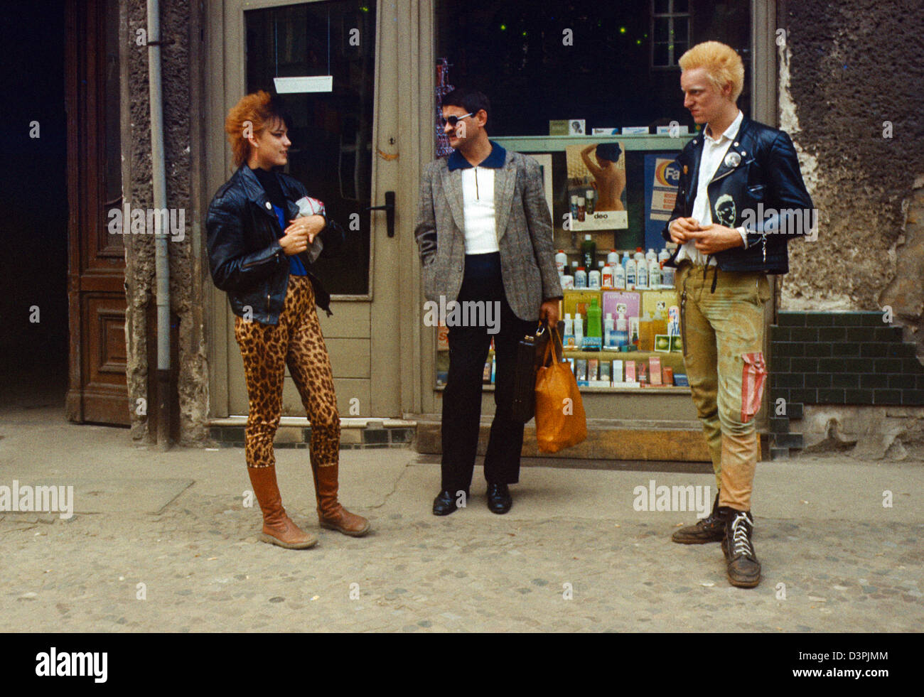 Two punks hi-res stock photography and images - Alamy