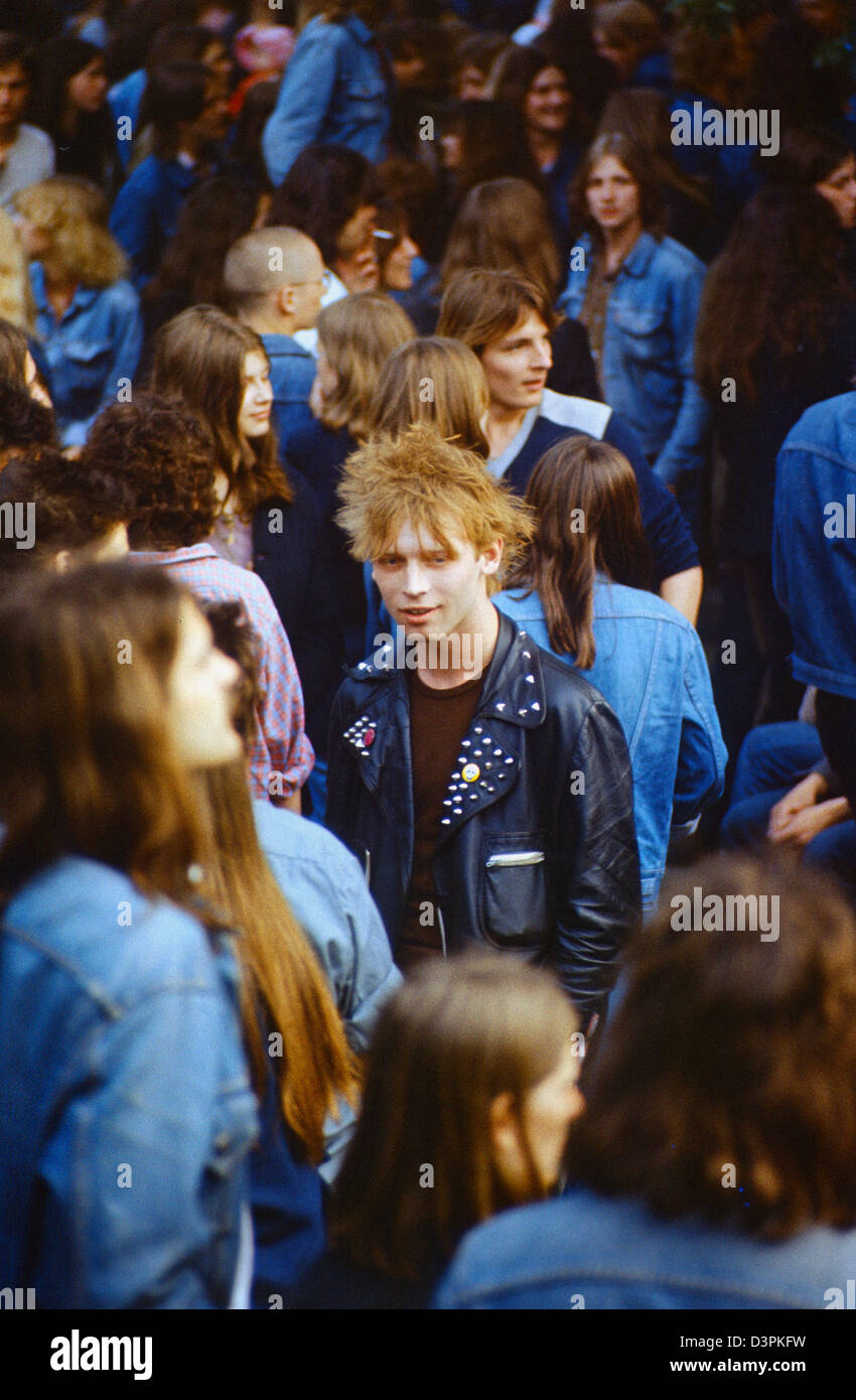 80s punk fashion hi-res stock photography and images - Alamy
