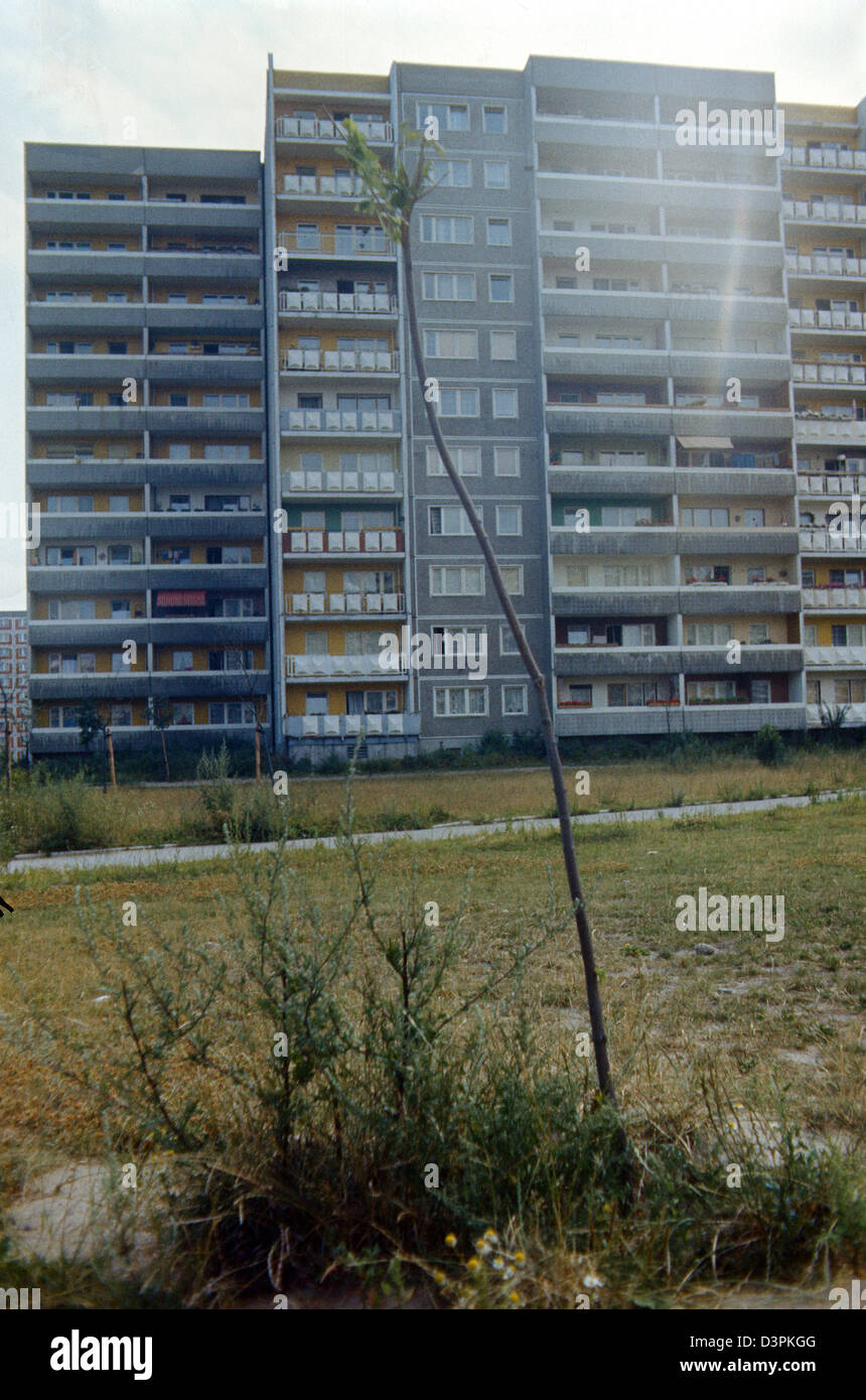 Berlin, GDR, housing estate in the Marzahn Stock Photo - Alamy