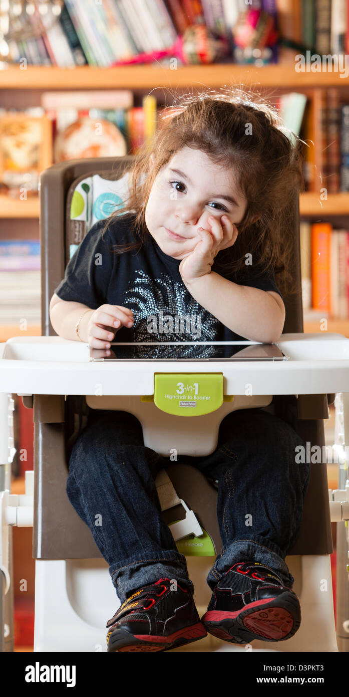 Kid with ipad hi-res stock photography and images - Alamy