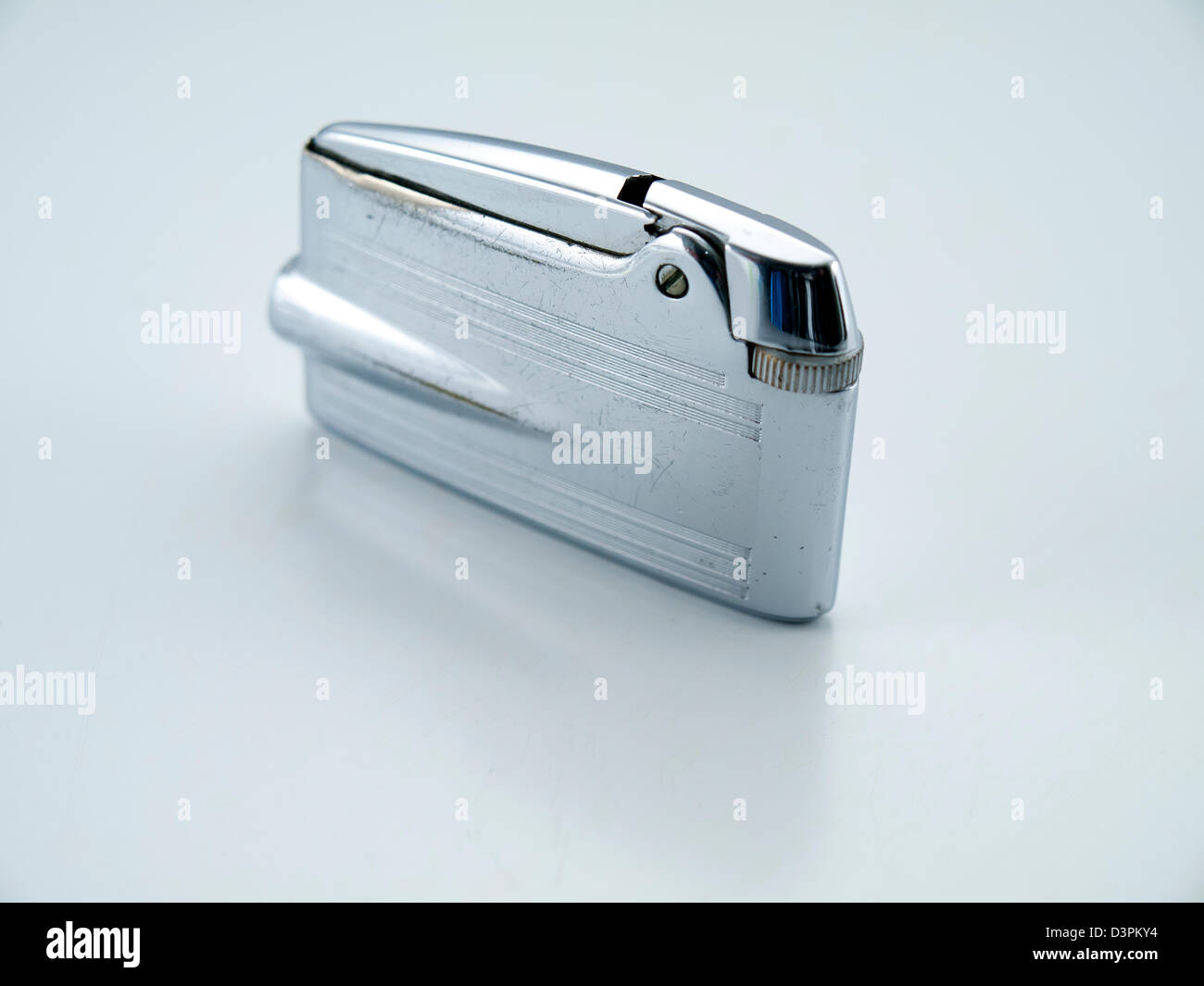 Vintage cigarette lighter hi-res stock photography and images - Alamy