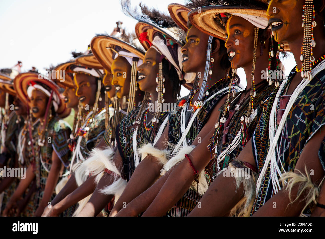 Wodaabe nomads dancing at gerewol festival hi-res stock photography and ...