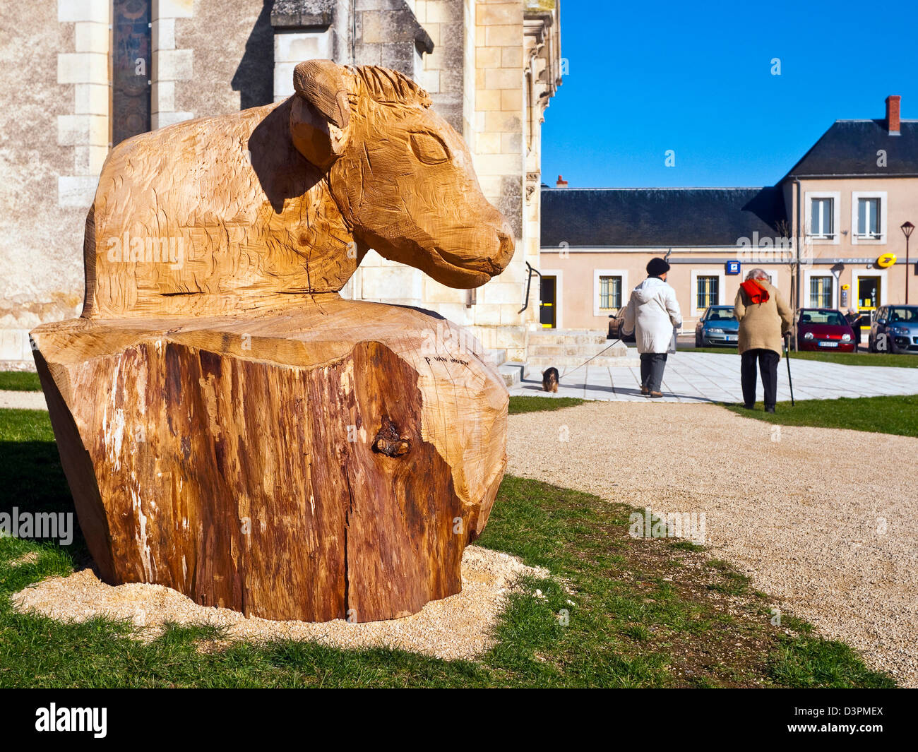 Wood carving of Bull's Head - France Stock Photo - Alamy