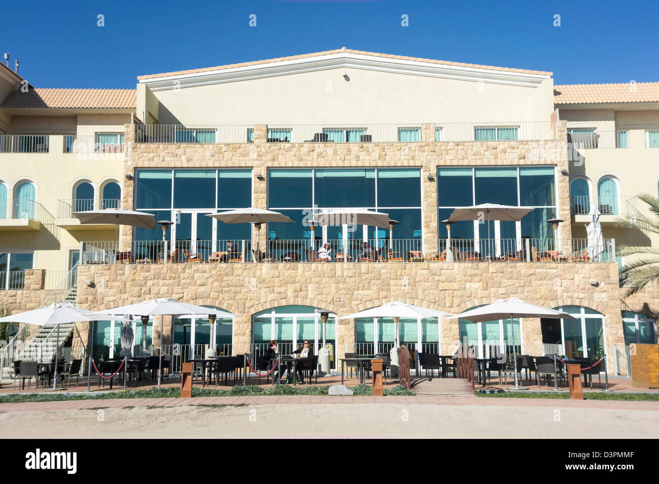 Kuwait beach restaurant hi-res stock photography and images - Alamy