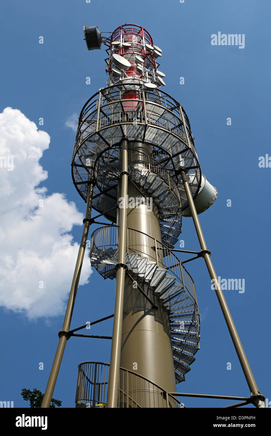 Steel mast modern structure hi-res stock photography and images - Alamy