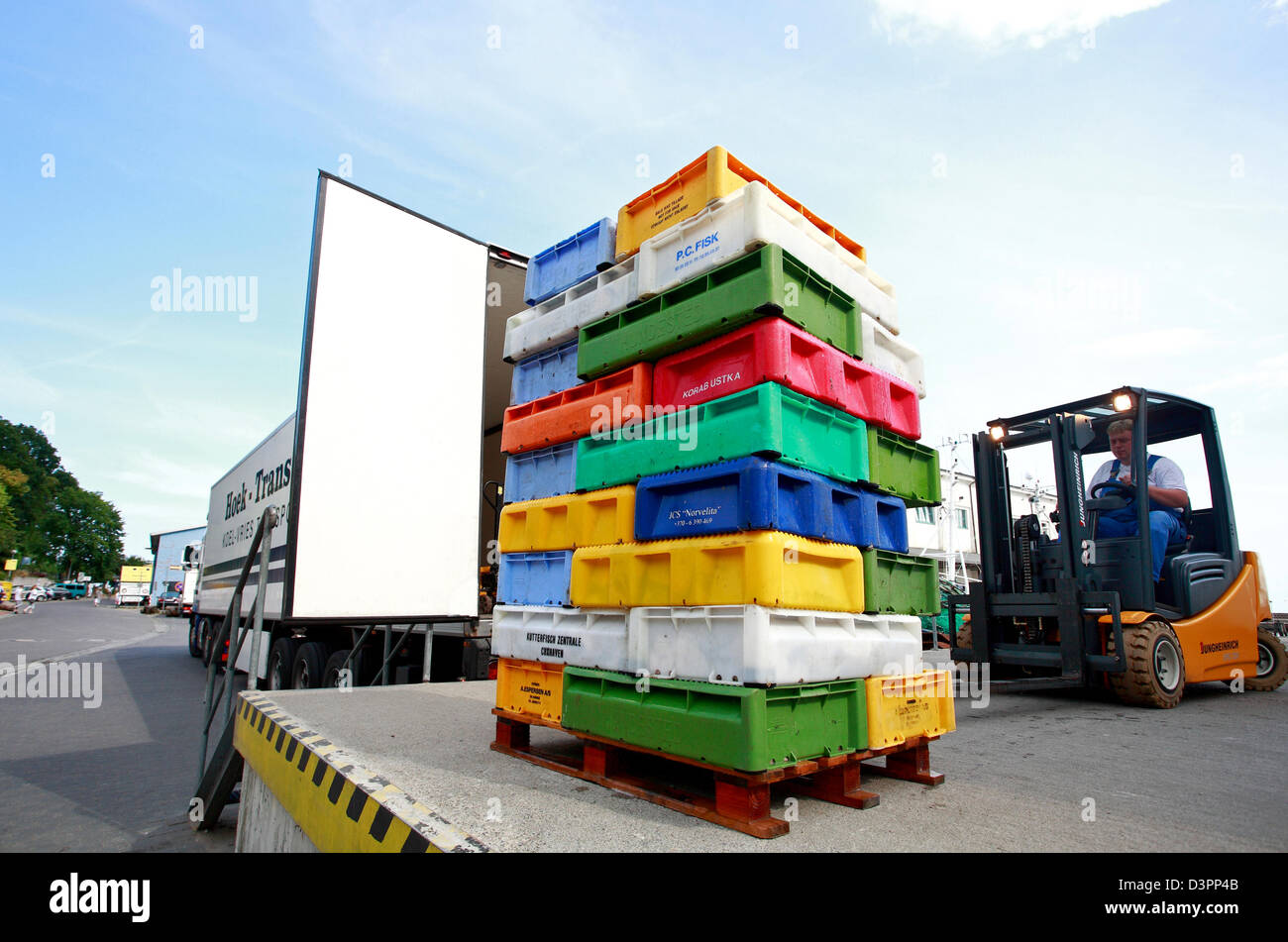 Live fish transport hi-res stock photography and images - Alamy