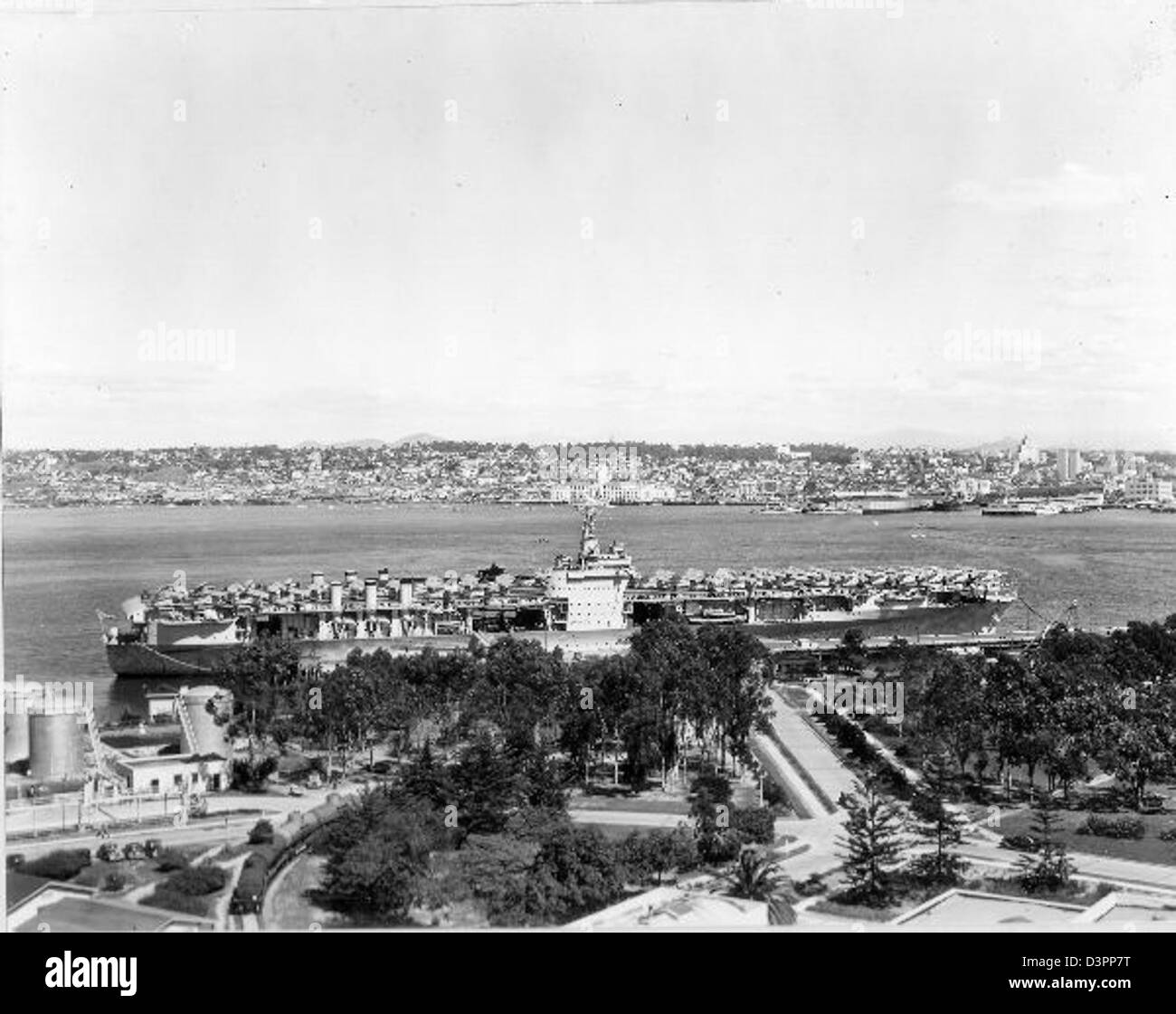 CV4 NAS SD pierside Stock Photo - Alamy