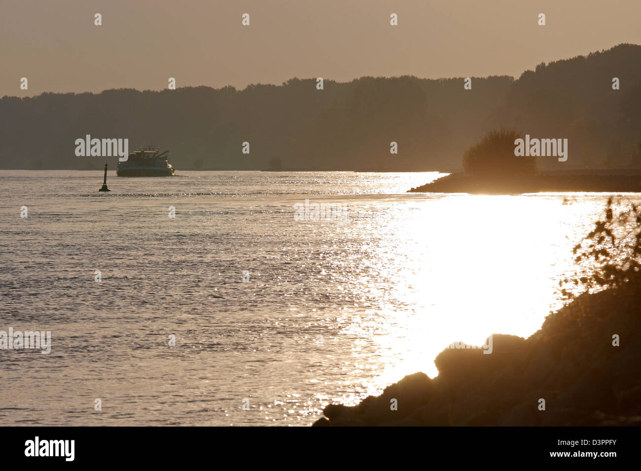 Worms, Germany, on the river Rhine at Worms Ibersheim Stock Photo - Alamy