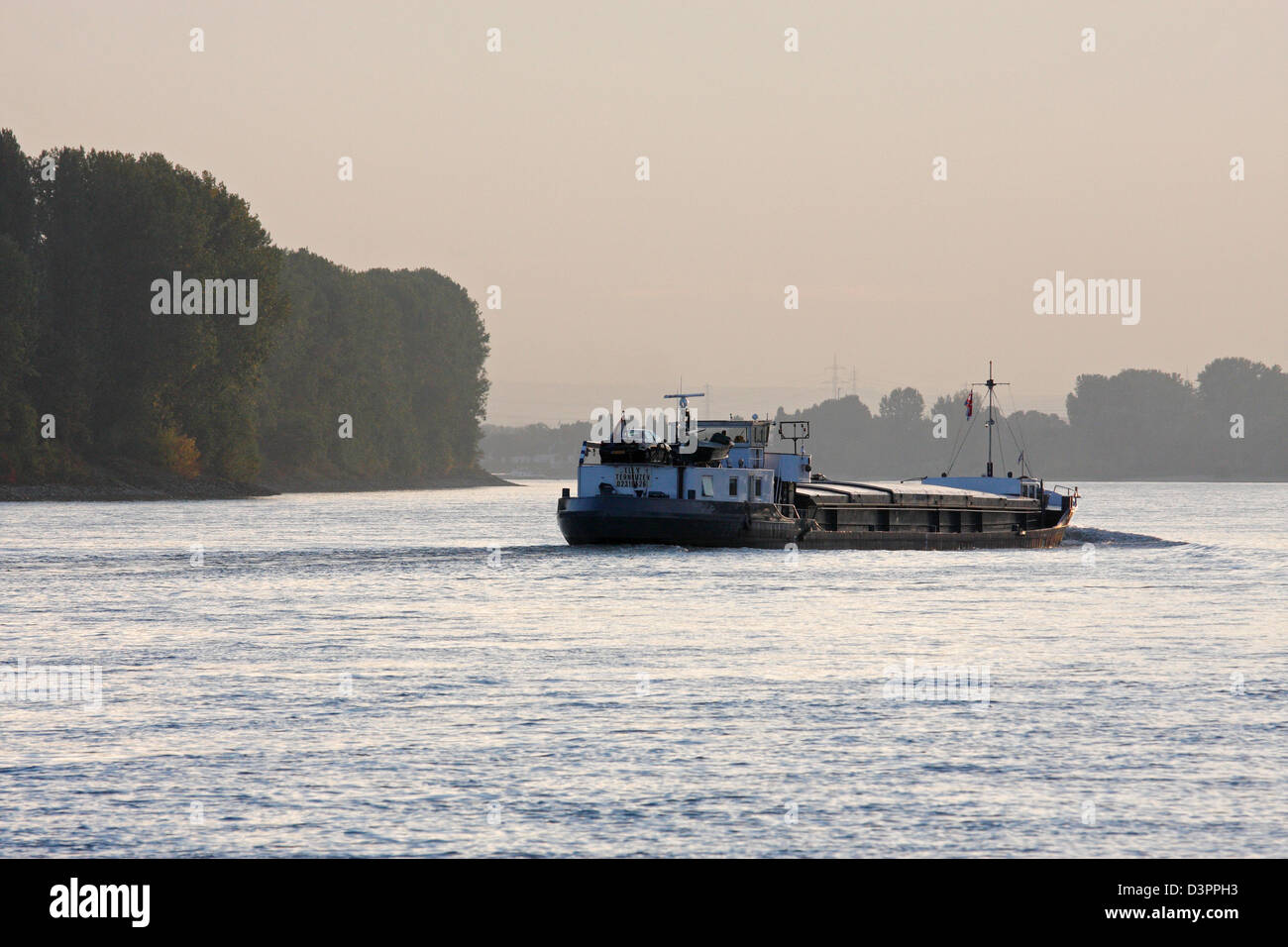 Worms, Germany, on the river Rhine at Worms Ibersheim Stock Photo - Alamy