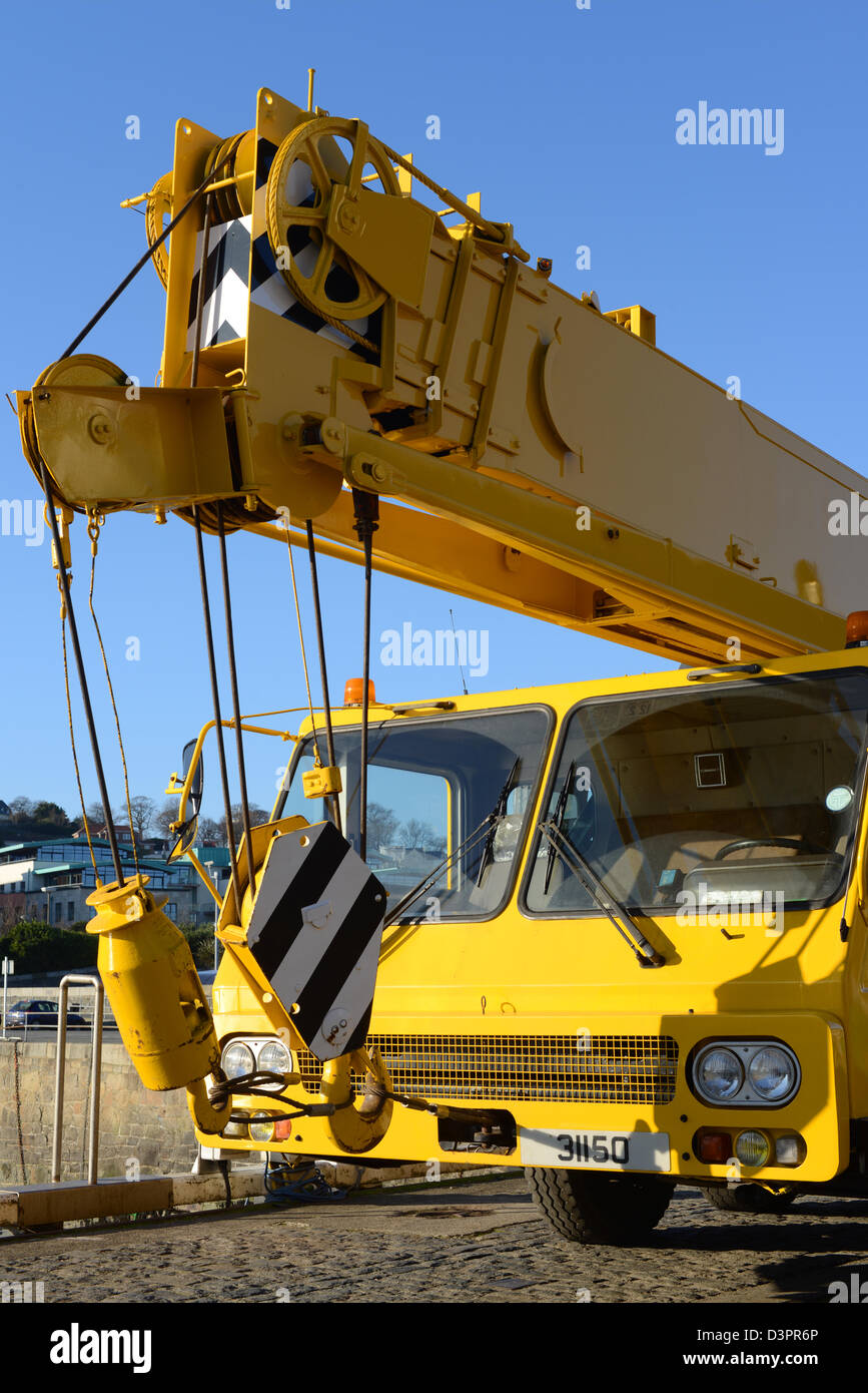 Yellow mobile crane Stock Photo - Alamy