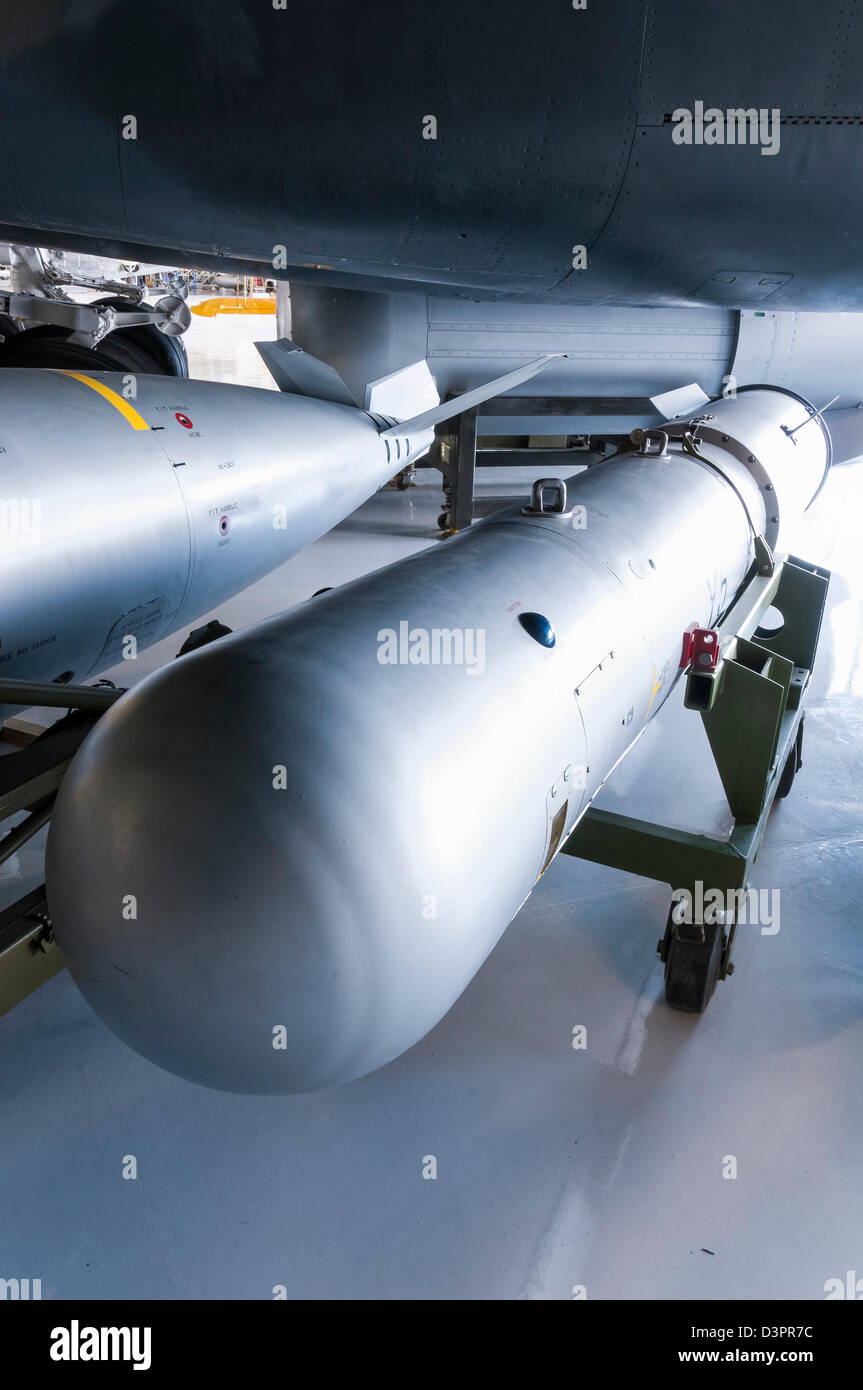 Mk28/B28F1 hydrogen bomb, Wings over the Rockies Air and Space Museum ...