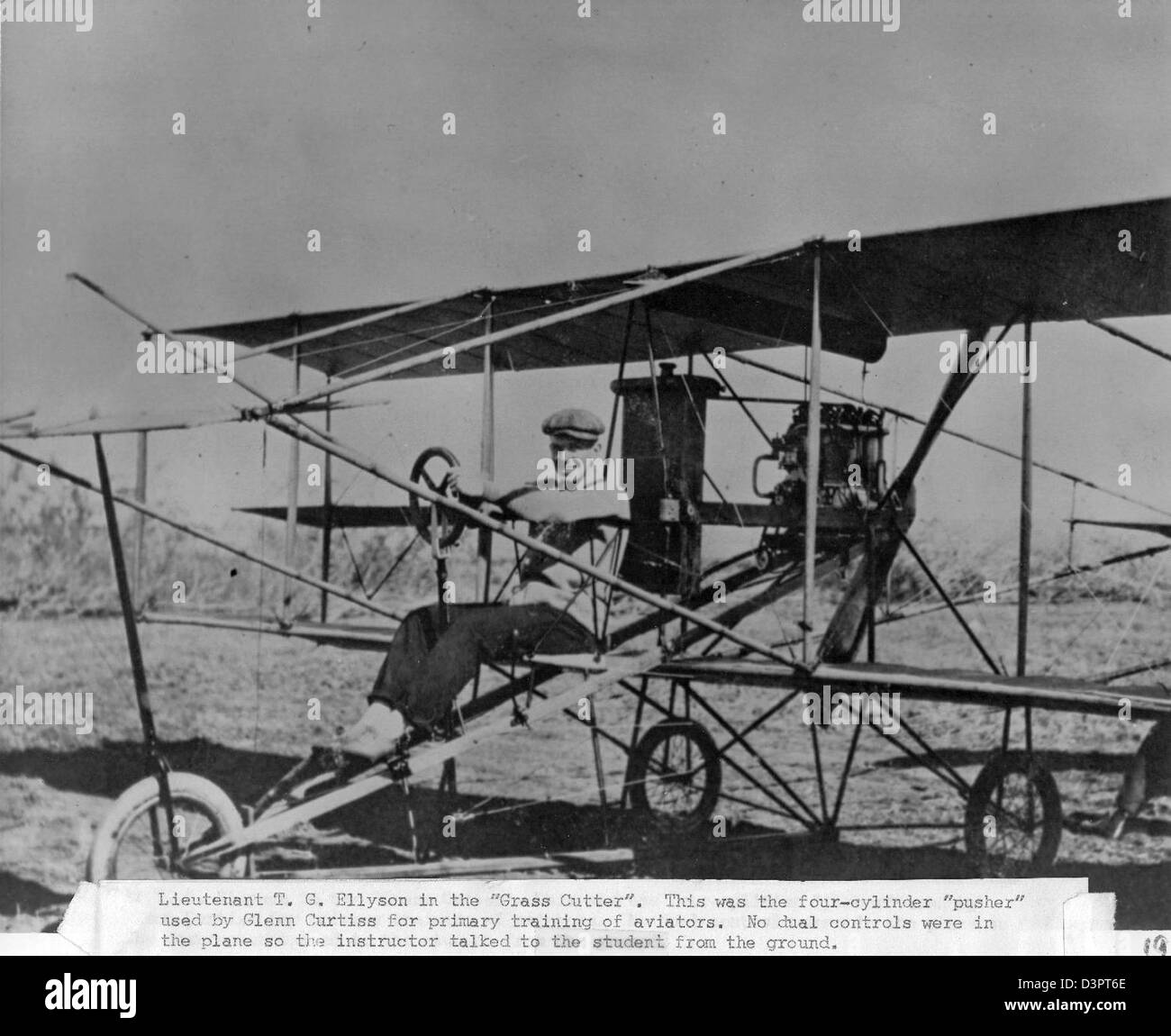 Grass cutter aviation hi-res stock photography and images - Alamy