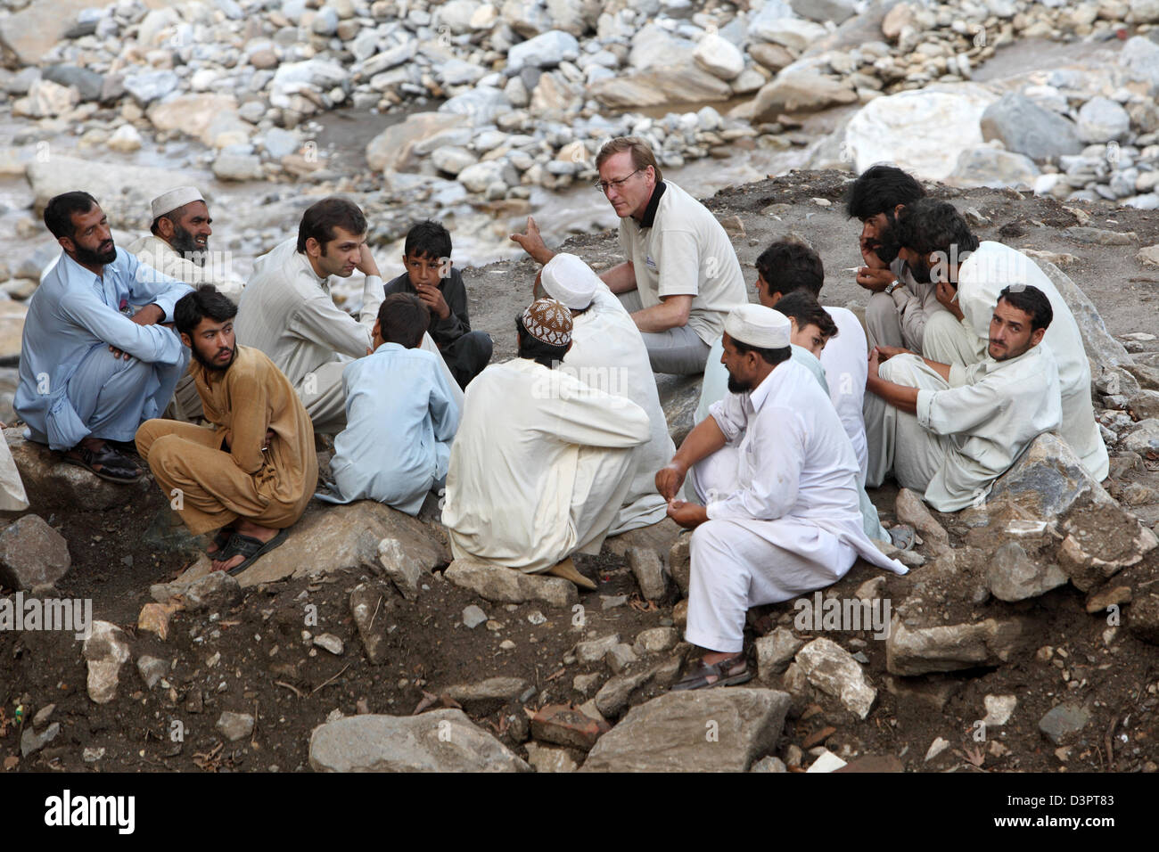 Local workers in pakistan hi-res stock photography and images - Alamy