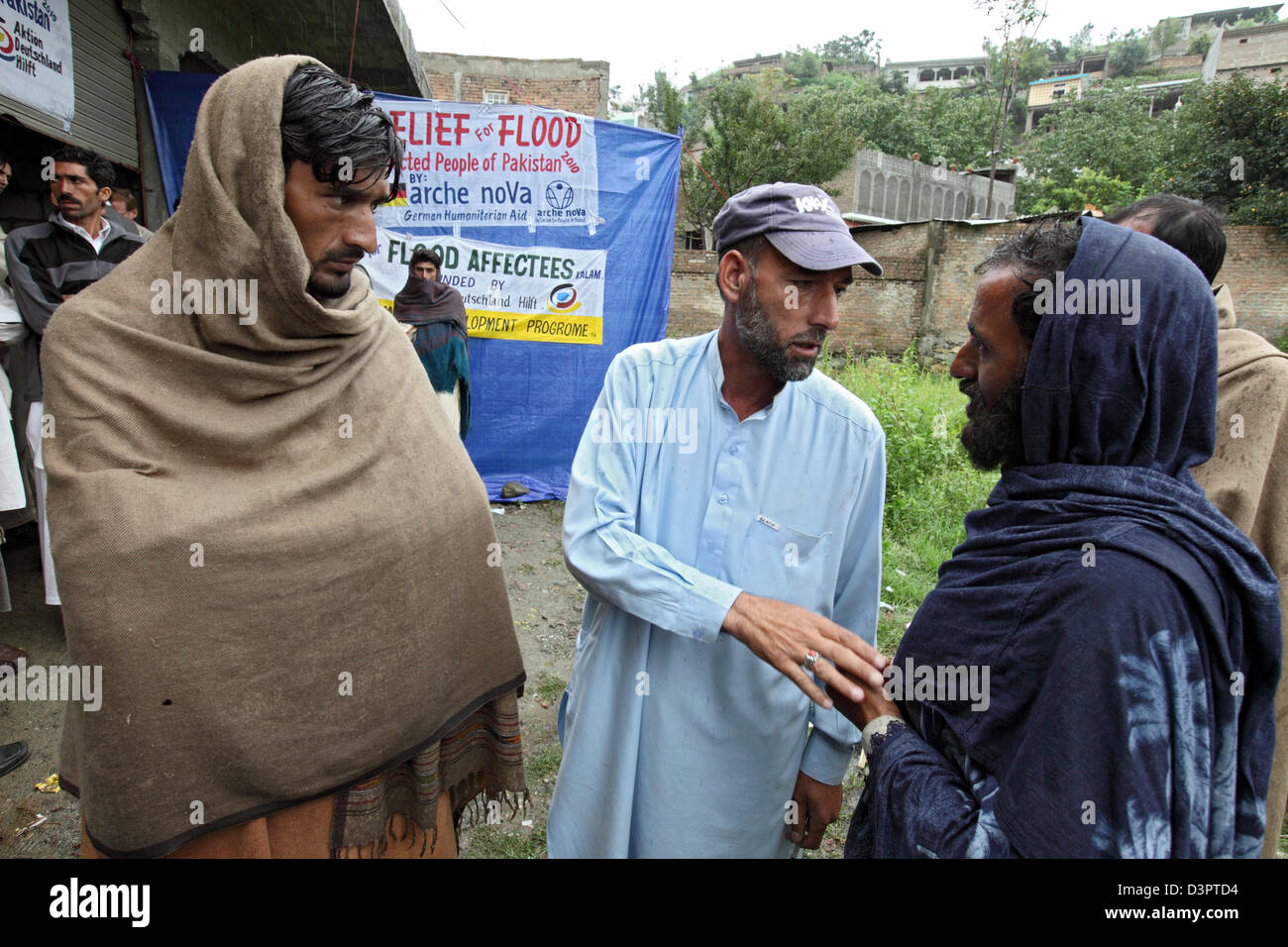 Madyan, Pakistan, food distribution through surface noVa to the flood ...