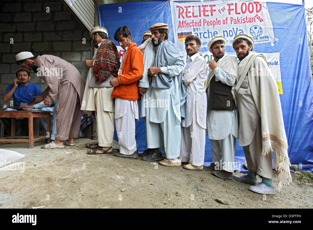 Madyan, Pakistan, food distribution through surface noVa to the flood ...