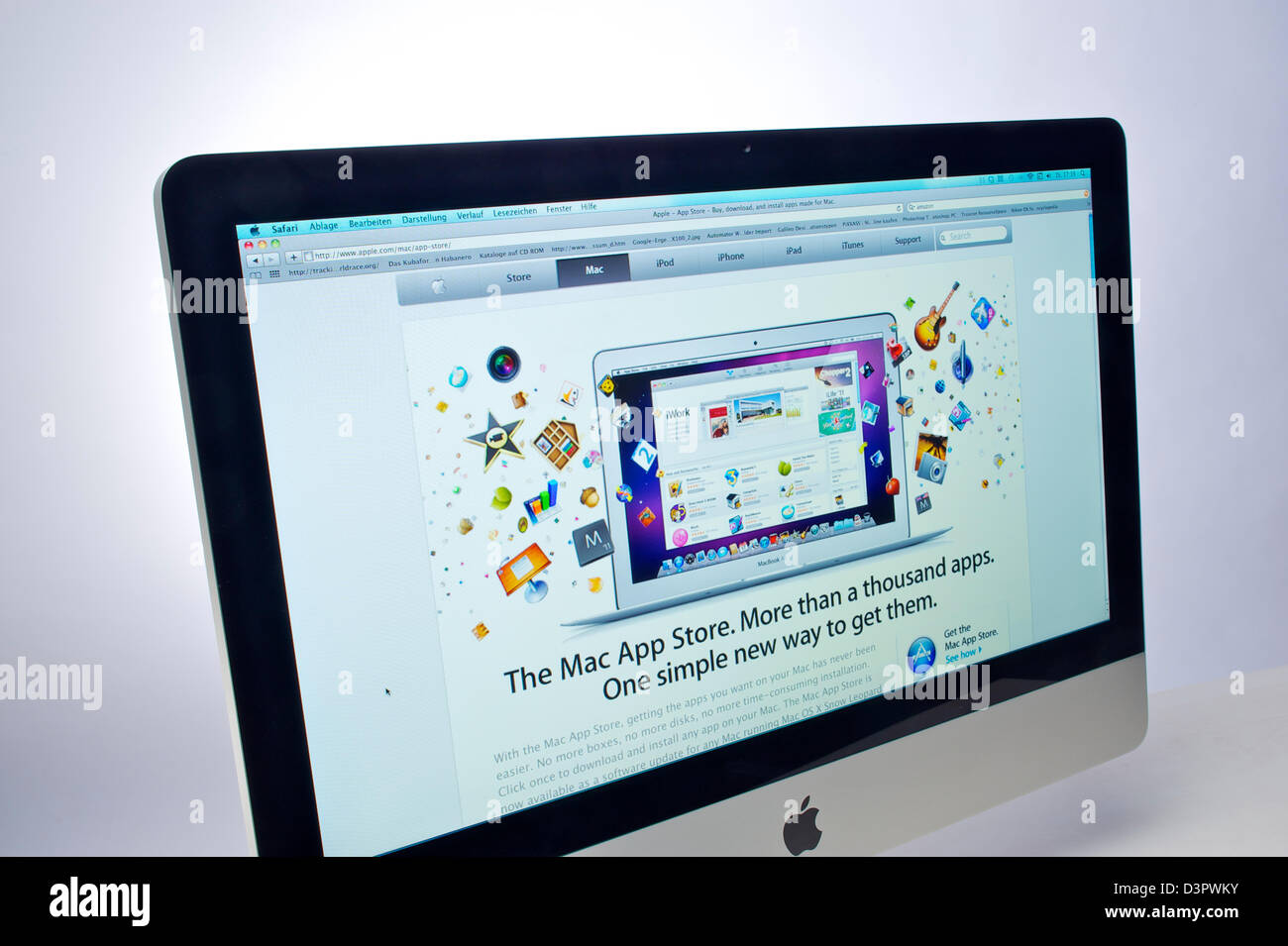 Apple app store application hi-res stock photography and images - Alamy