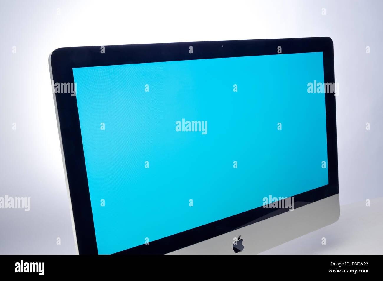 Hamburg, Germany, Blue Screen on an Apple iMac Stock Photo - Alamy