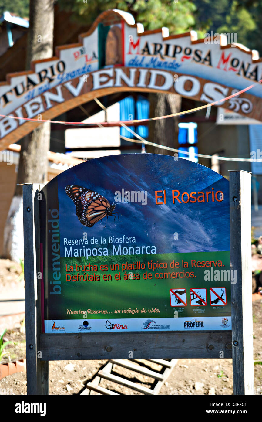 Entry monarch butterfly migration hi-res stock photography and images ...