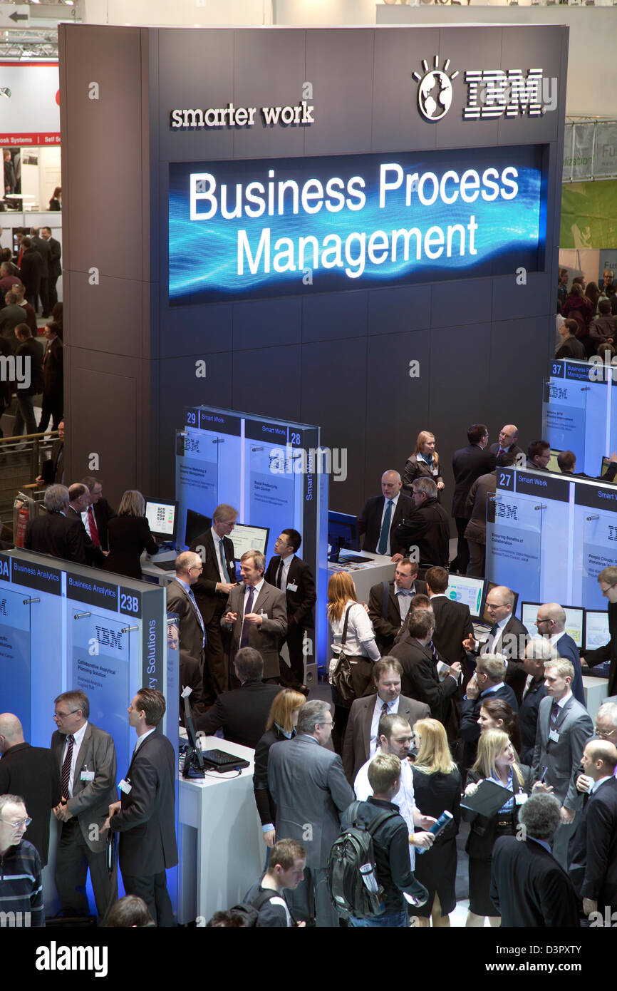 Telecommunications management network hi-res stock photography and ...