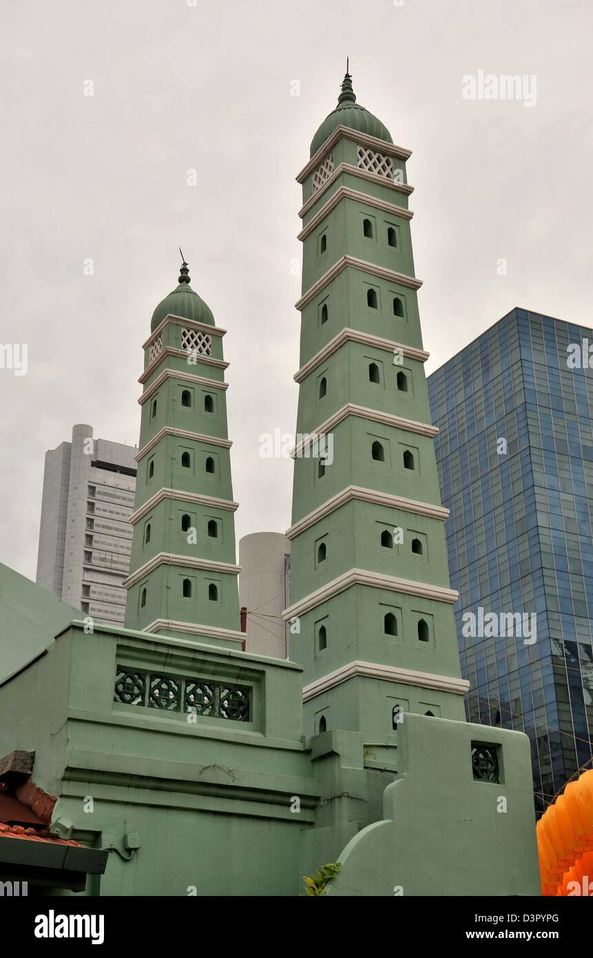 Masjid chulia singapore hi-res stock photography and images - Alamy
