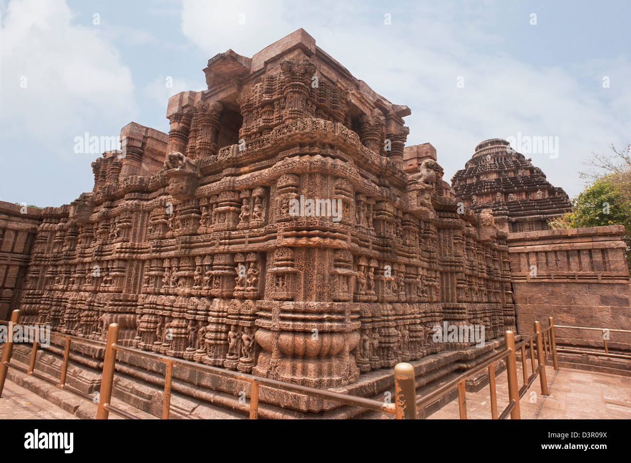 Carving details on a temple, Konark Sun Temple, Puri, Orissa, India ...