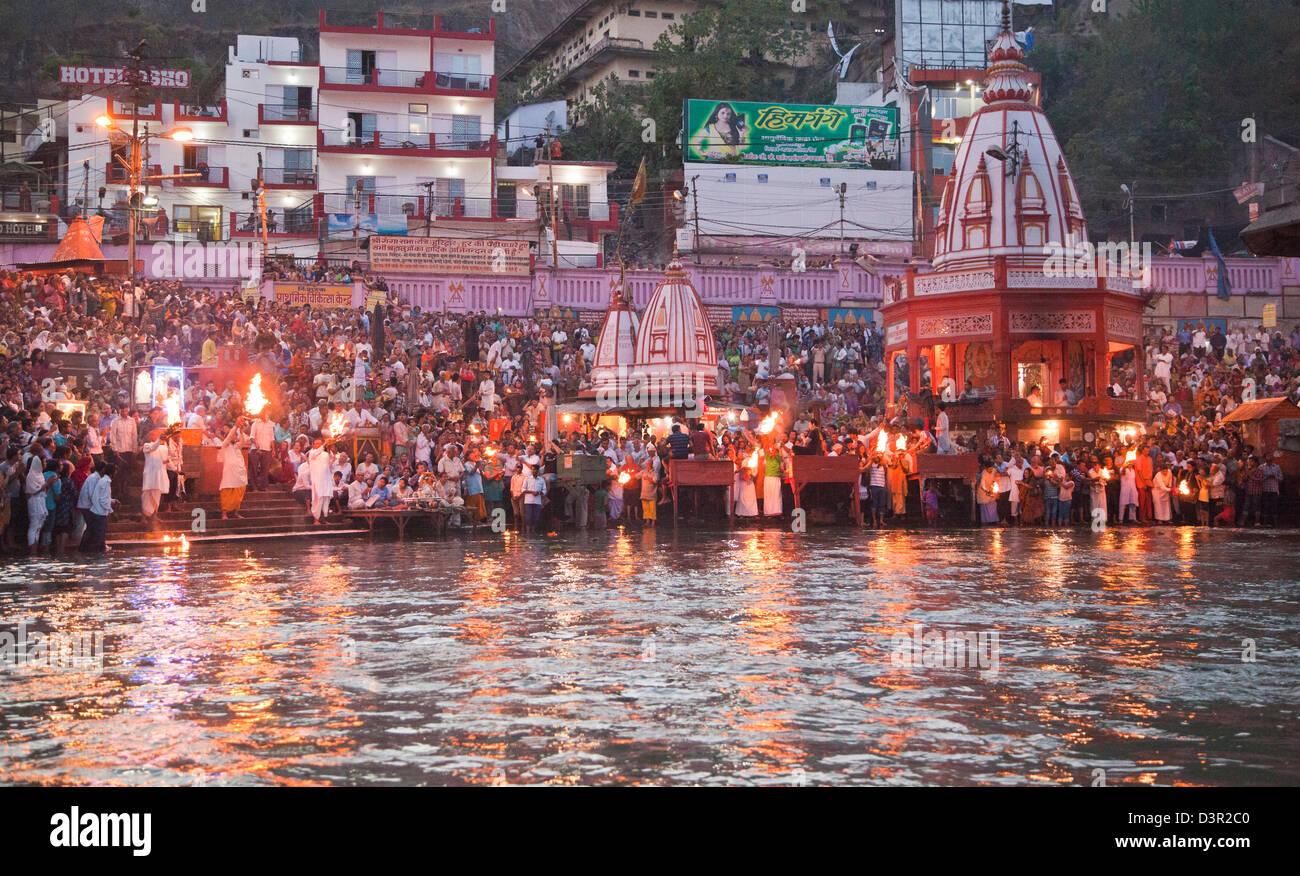 Evening prayer (Aarti) at Har Ki Pauri, River Ganges, Haridwar ...