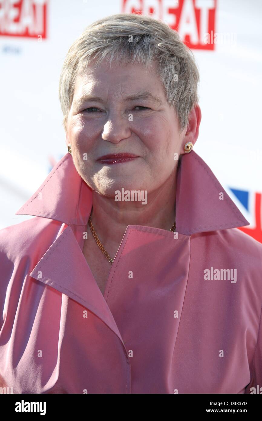 Los Angeles, USA. 22nd February 2013. Dame Barbara Hay arrives at the ...