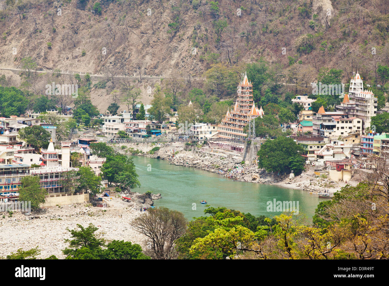 Buildings and temples at the waterfront, Ganges River, Rishikesh ...