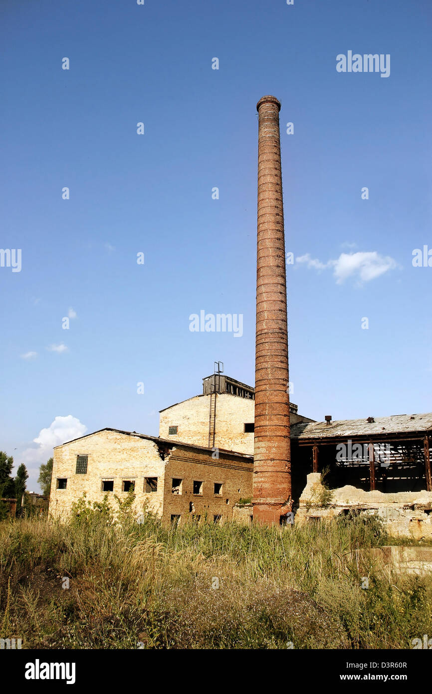 Broken factory tower hi-res stock photography and images - Alamy
