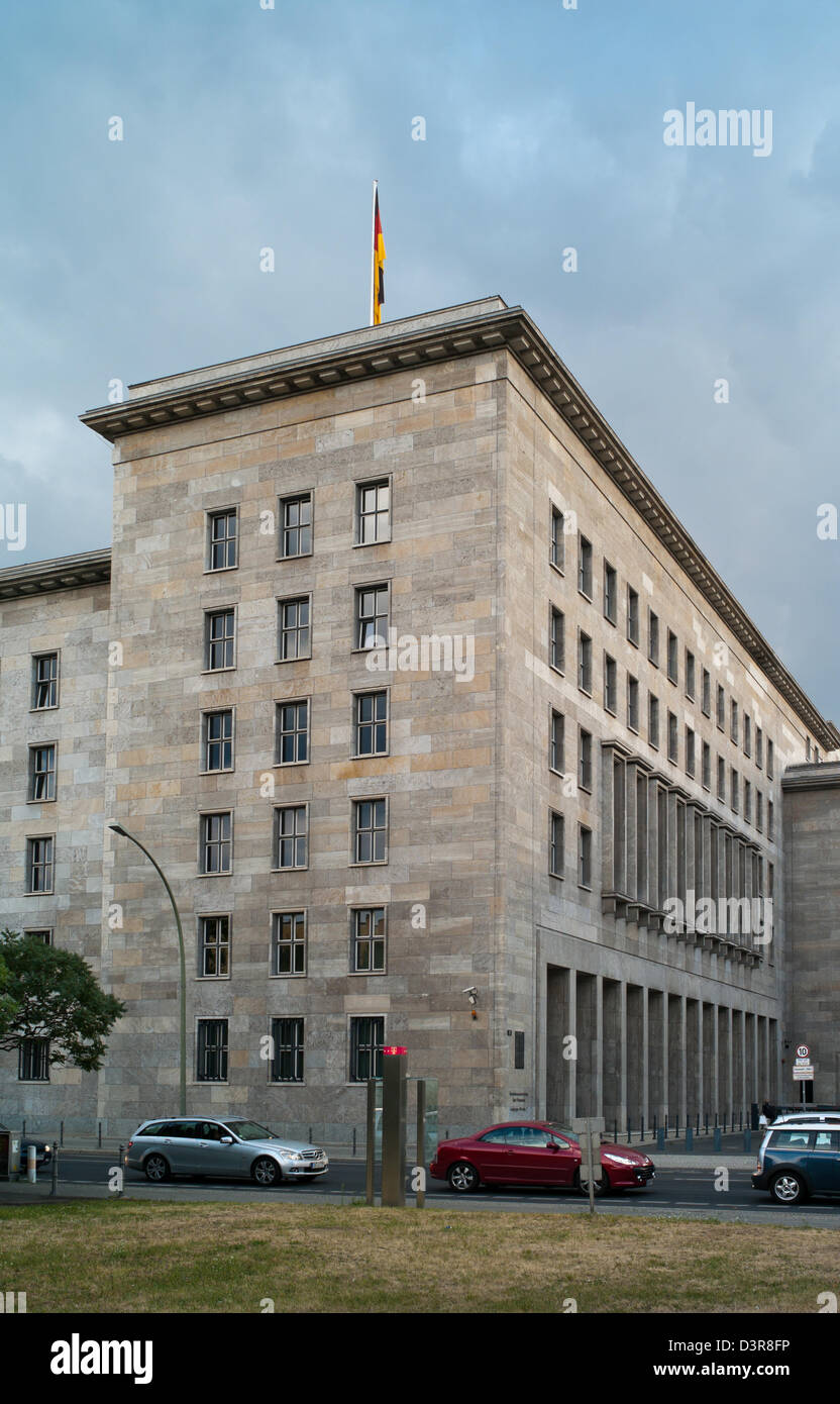 Bmf design hi-res stock photography and images - Alamy