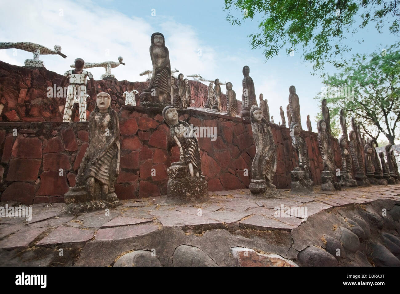 Sculptures at Rock garden by Nek Chand Saini, Rock Garden of Chandigarh ...
