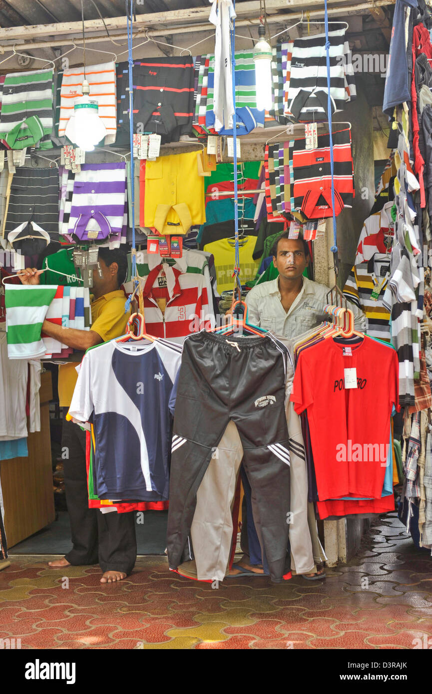 Two men street market selling hi-res stock photography and images - Alamy