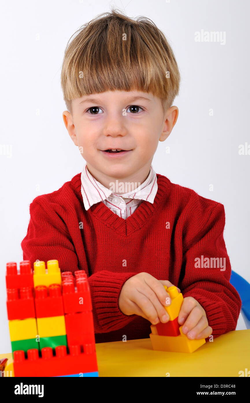 Children constructor hi-res stock photography and images - Alamy