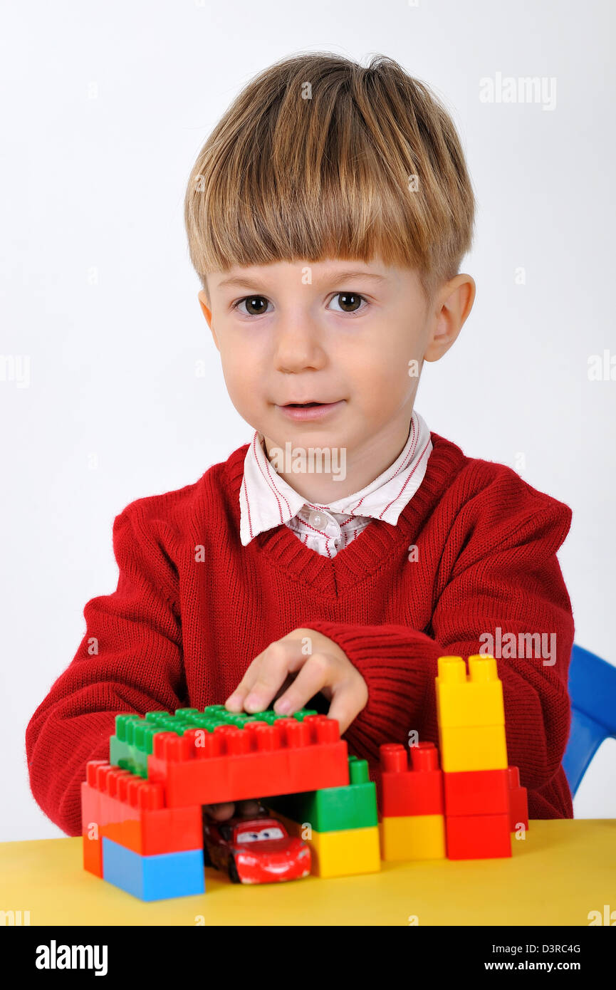 Children constructor hi-res stock photography and images - Alamy