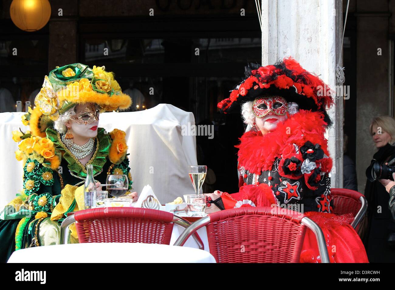 Matron cap hi-res stock photography and images - Alamy