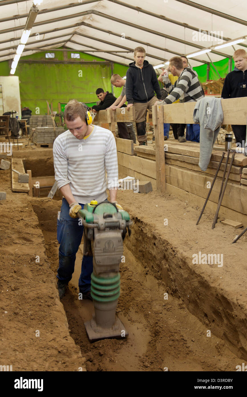 Dig trenches hi-res stock photography and images - Alamy