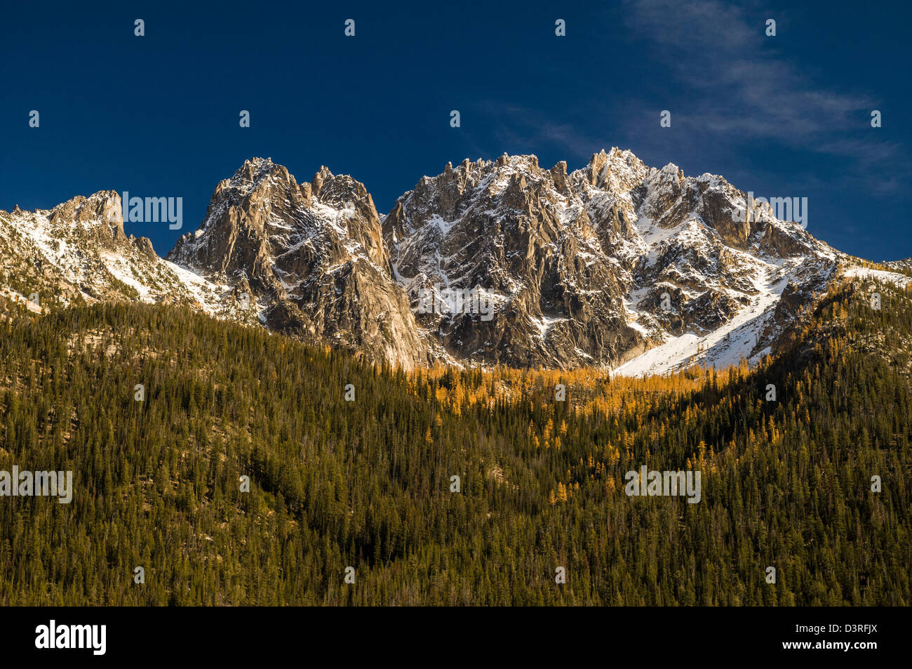 Kangaroo Ridge from viewpoint at Washington Pass, North Cascades ...