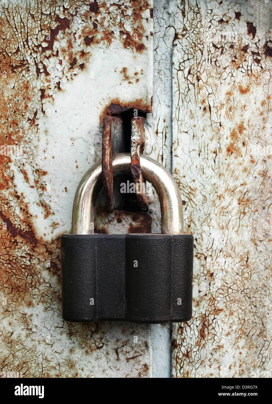 Padlock on the garage door Stock Photo - Alamy