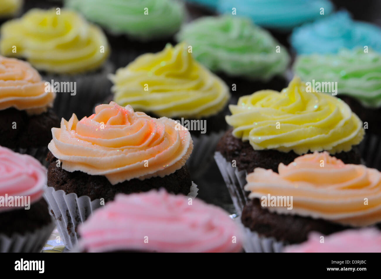 Icing colours hi-res stock photography and images - Alamy