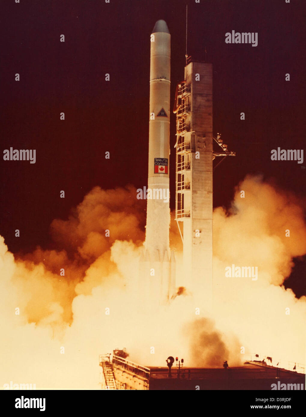 Satellite telecommunications services hi-res stock photography and ...