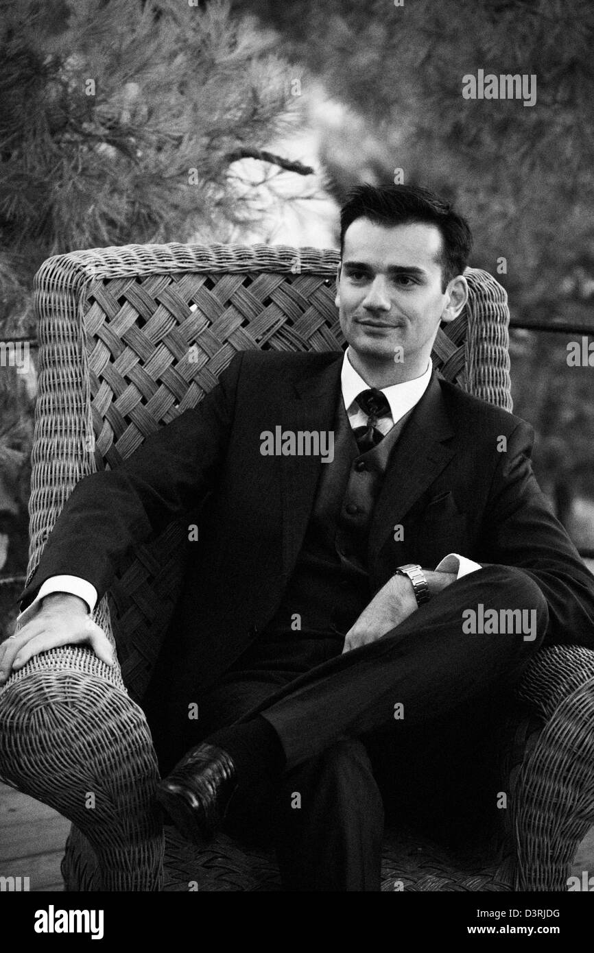 Young businessman in formalwear Black and White Stock Photos & Images ...