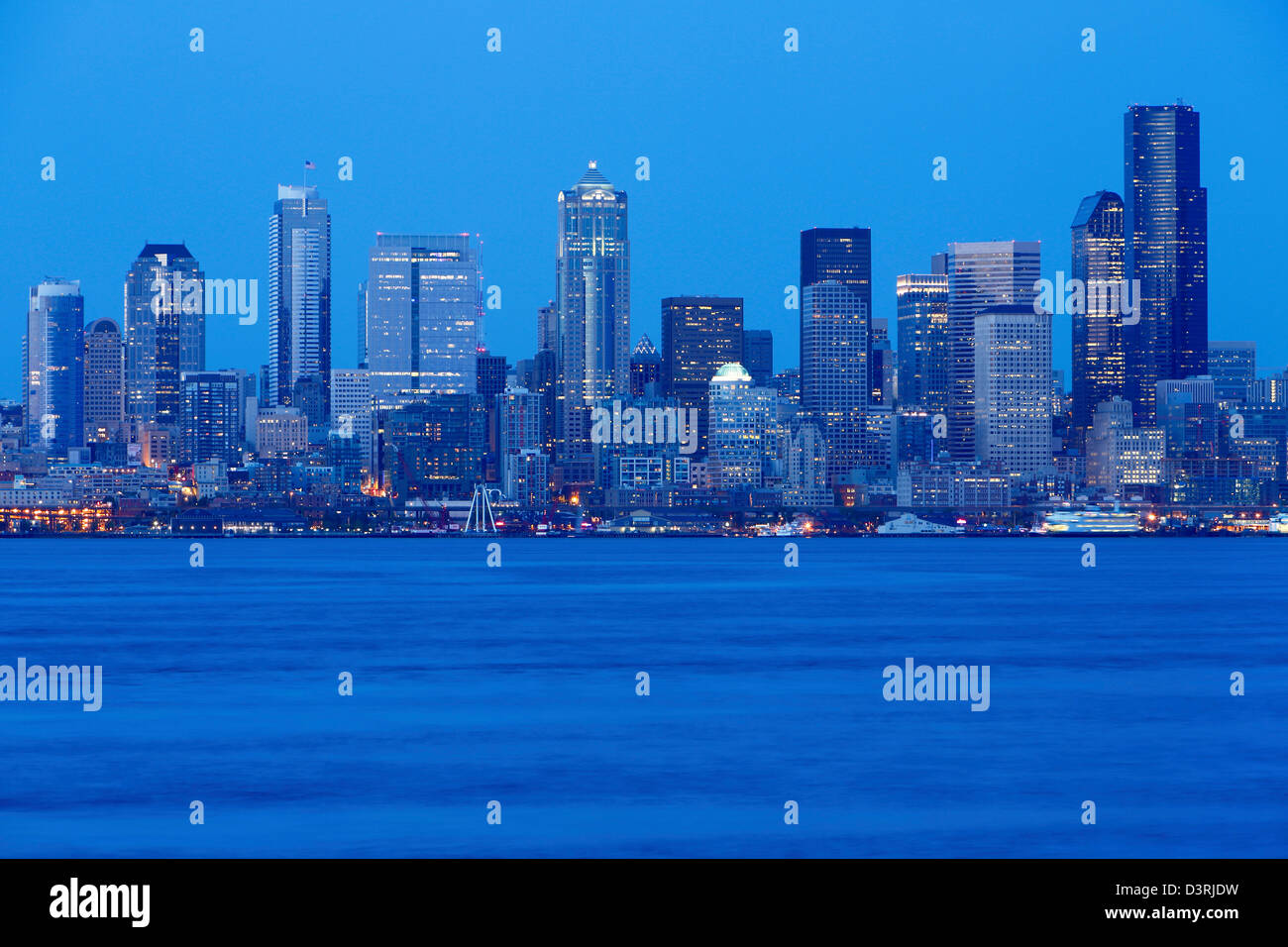 The Seattle skyline at night. Seattle, Washington. USA Stock Photo - Alamy