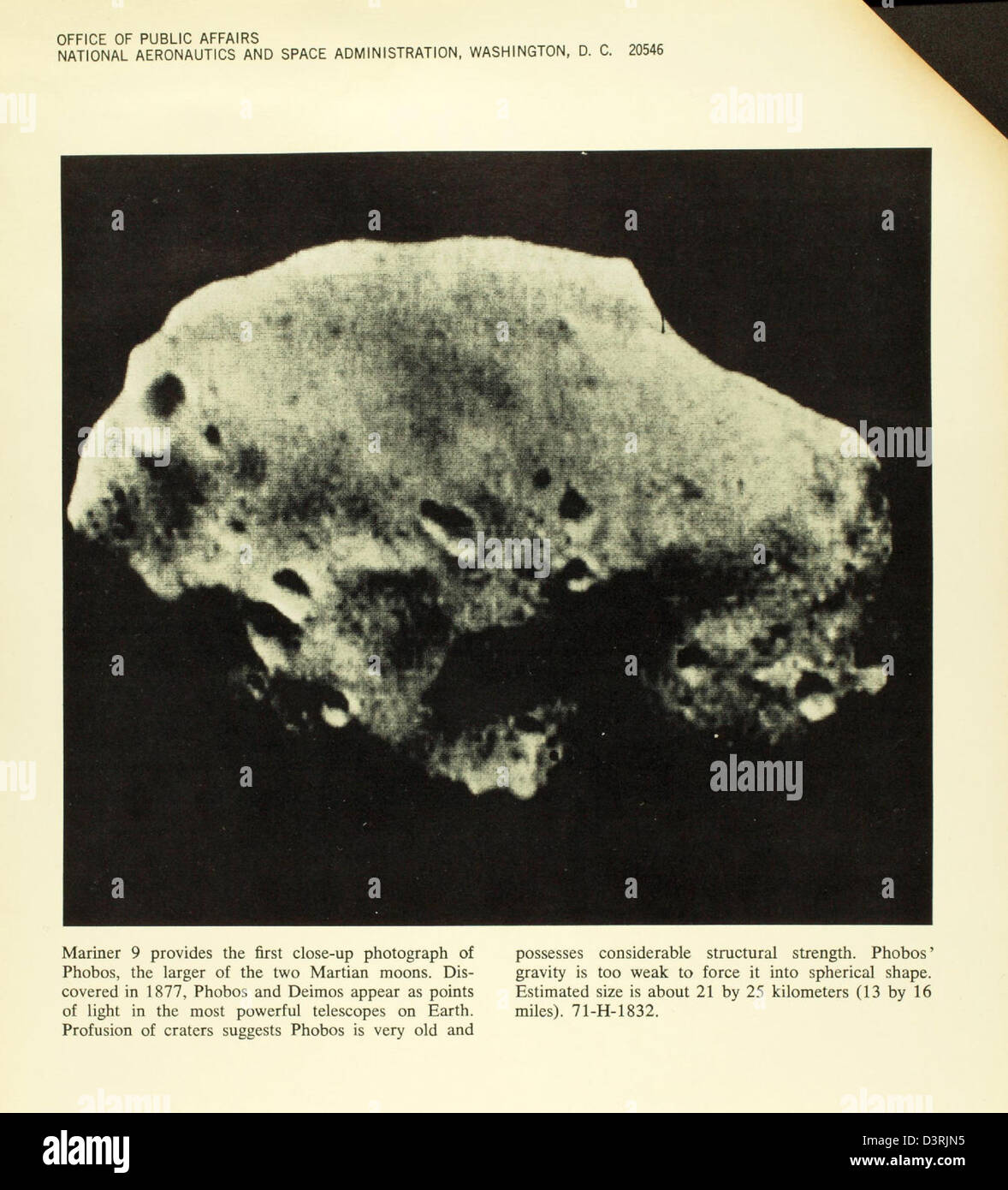 A glossy photograph of NASA’s Mariner spacecraft, taken during its ...