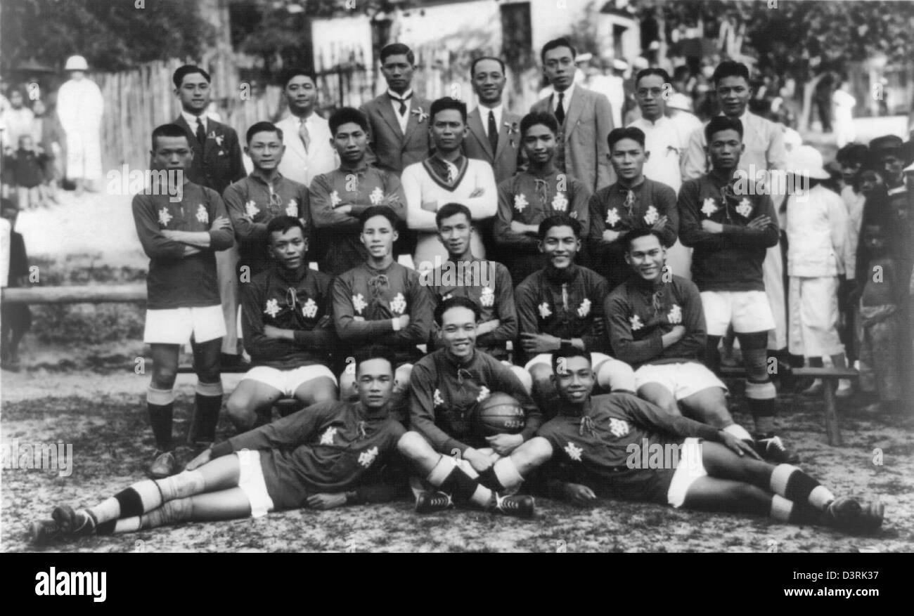 Football 1920s hi-res stock photography and images - Alamy