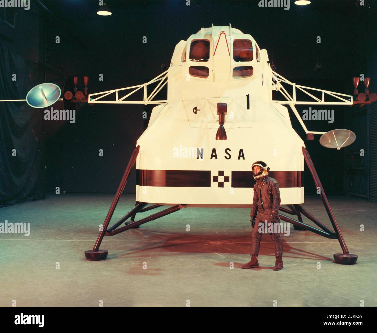 Lunar lander hi-res stock photography and images - Alamy