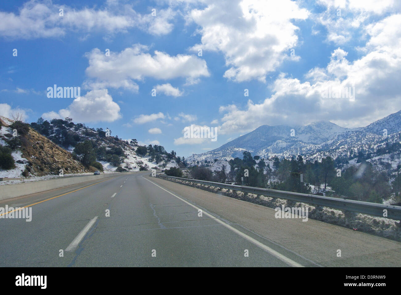Fresh snow on Tehachapi pass, southern Sierra Nevada mountains ...
