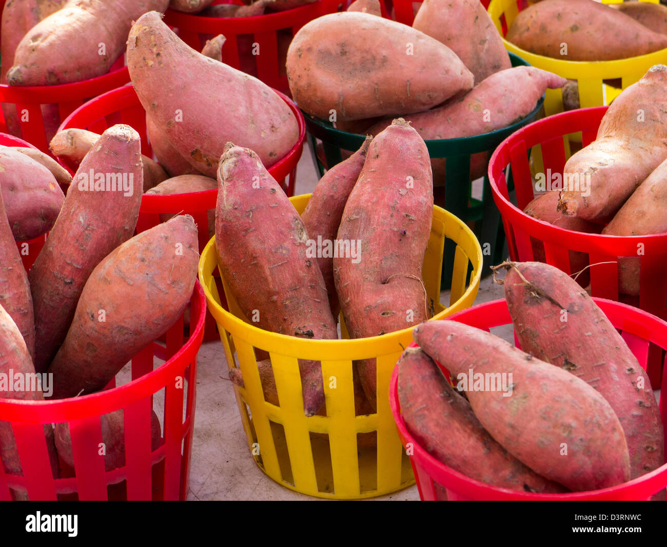Potato bunch hi-res stock photography and images - Alamy